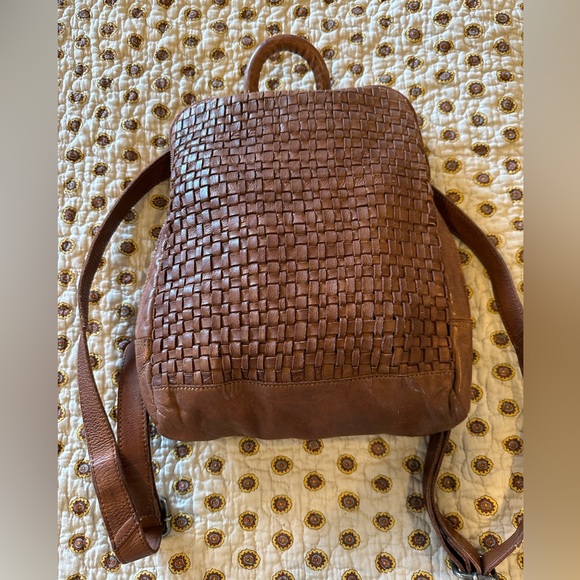 Vilenca Holland | Bags | Vilenca Holland Brown Woven Leather Backpack ...
